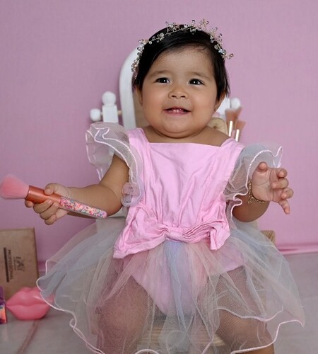 Vota por Emily en el concurso del World Model Kid